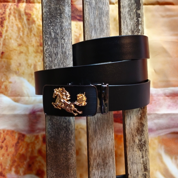 Accessories | Mens Stalion Emblem Leather Belt With An Adjustable ...